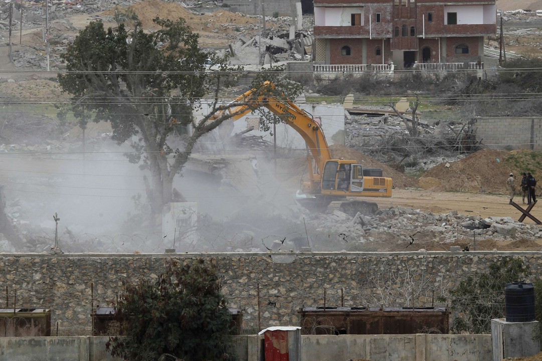 Army destroys tunnels, arrests ‘intruders’ and captures marijuana ...