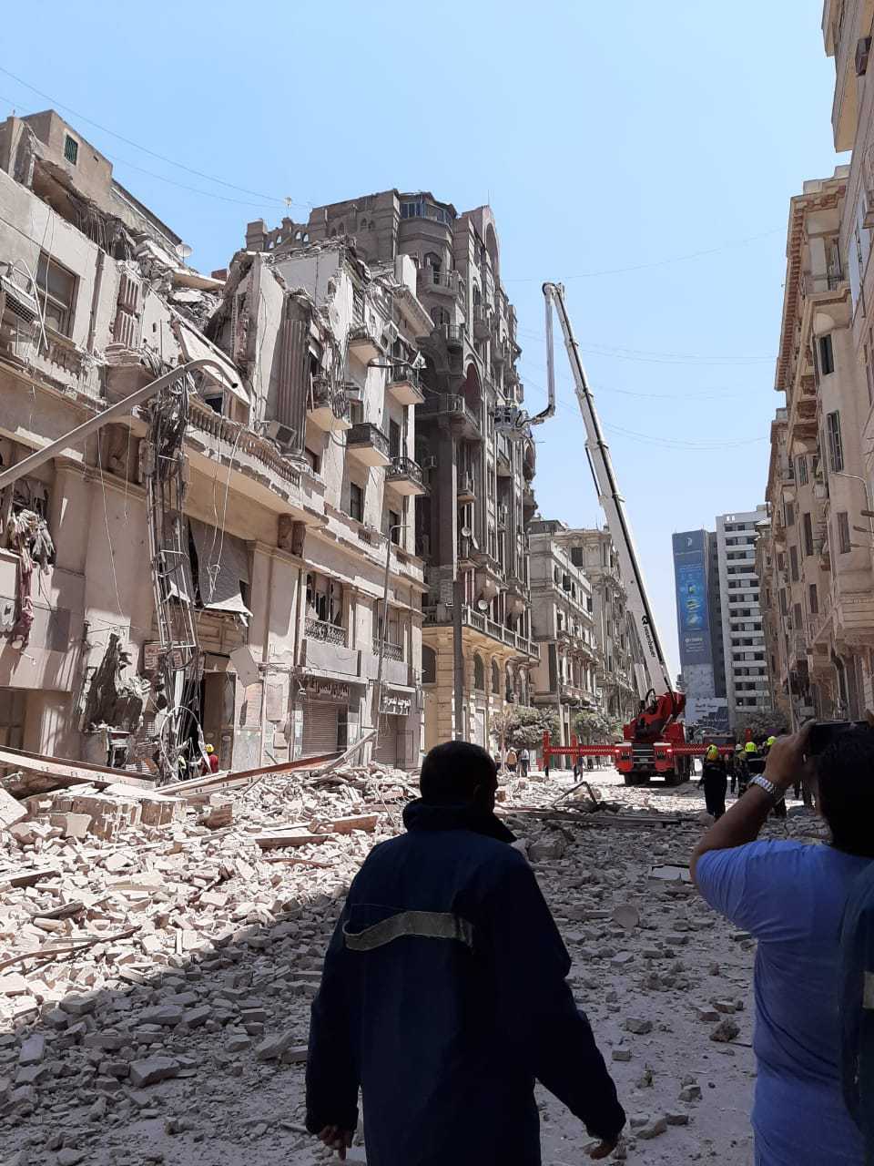 Historical building partially collapses in downtown Cairo, 18 rescued ...