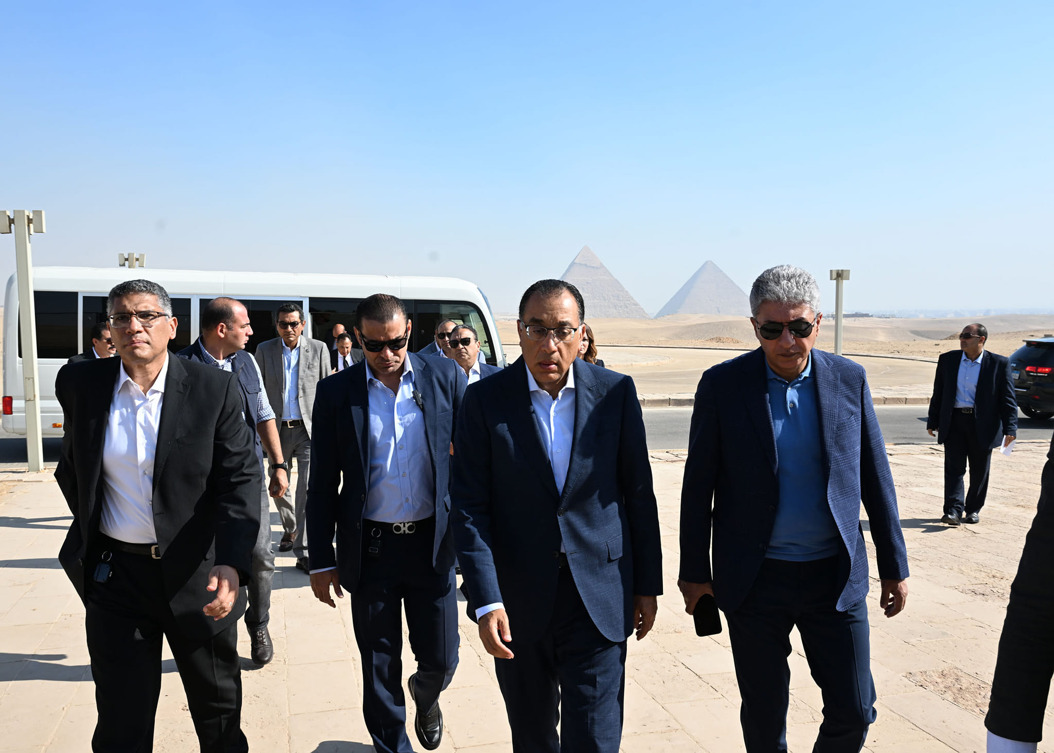 Prime Minister inspects development work at Giza Plateau entrance ...