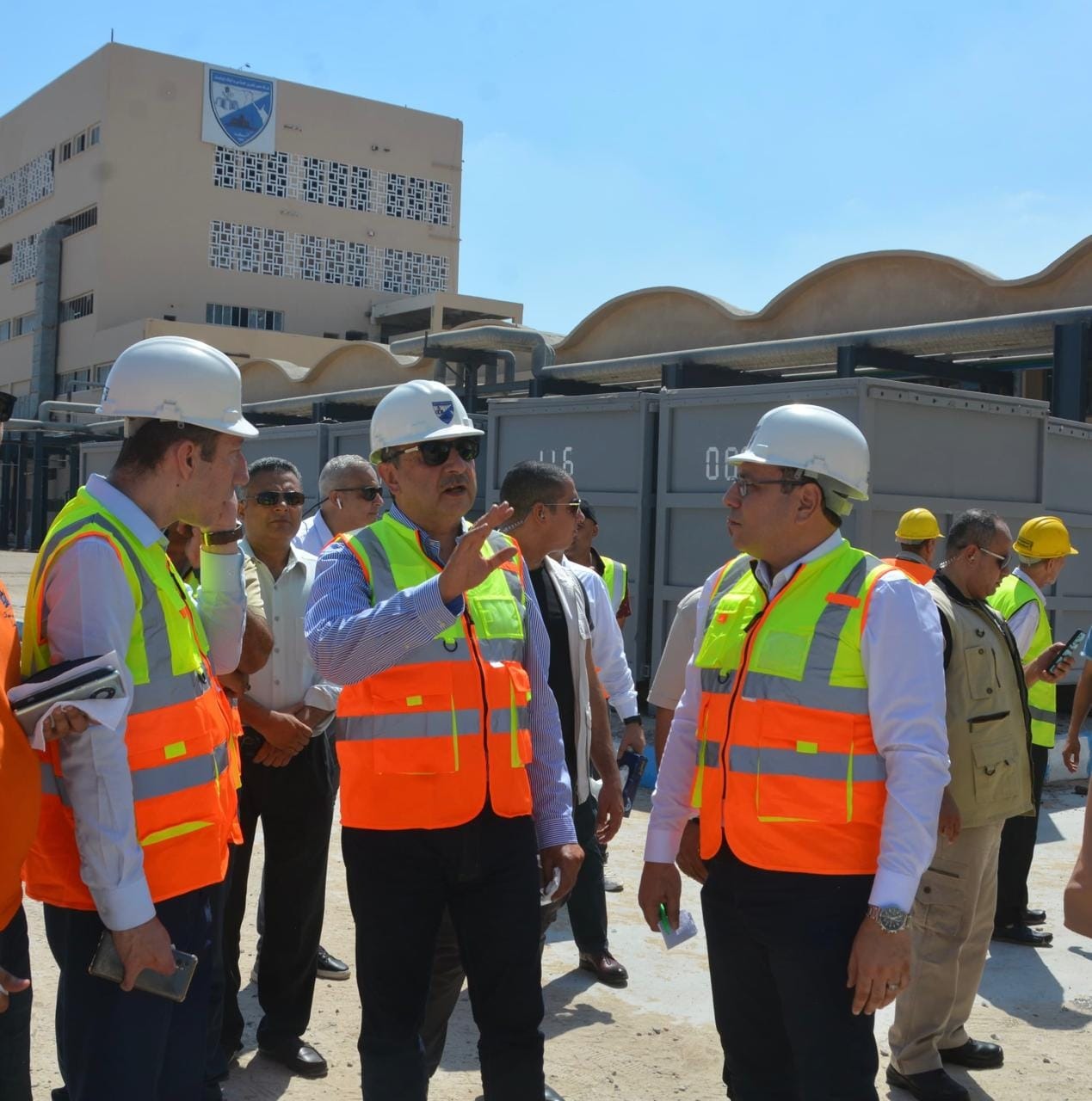 Public Enterprises Minister visits synthetic silk, polyester fibre factories in Kafr El-Dawar ...
