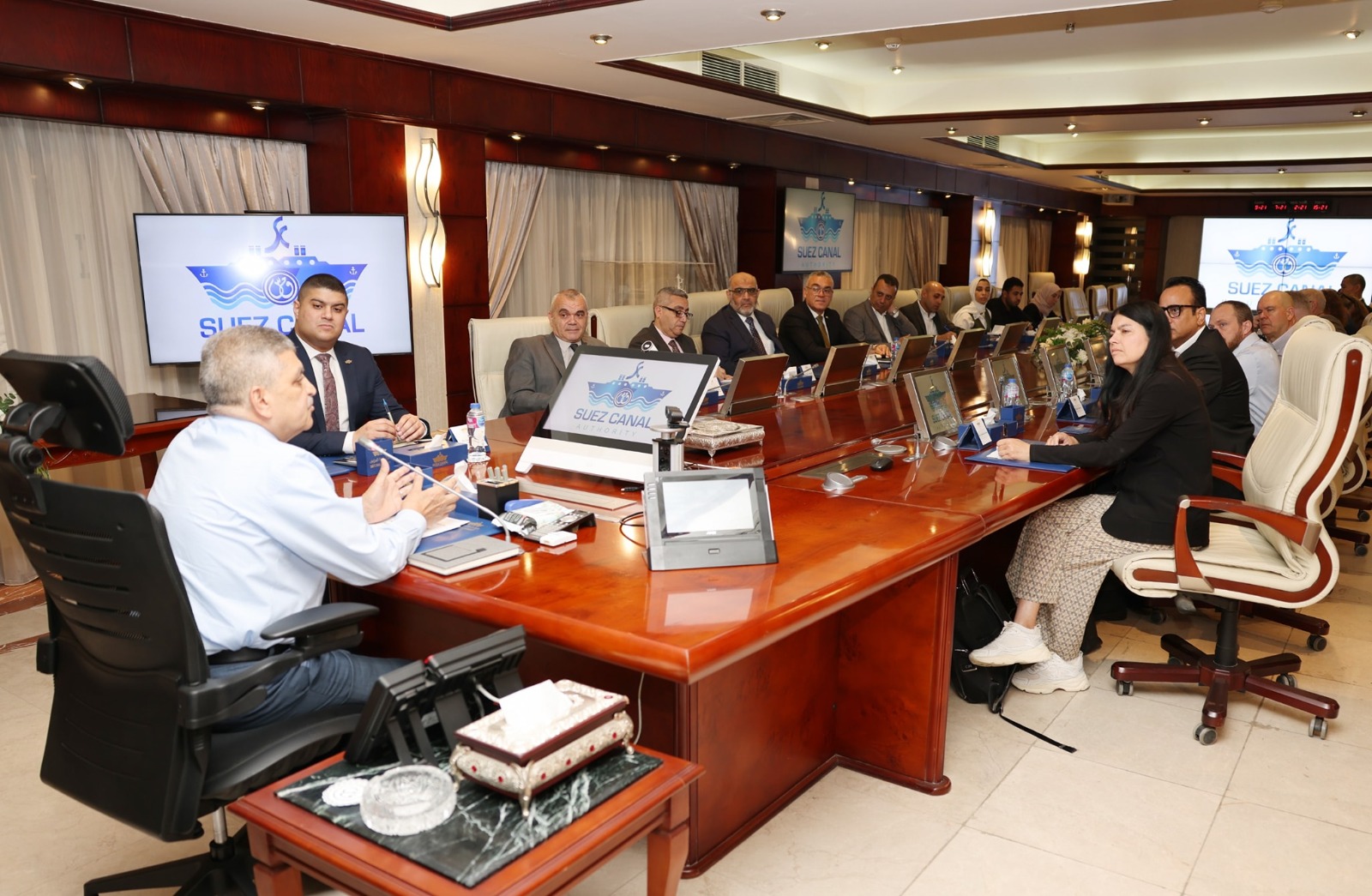 Suez Canal Authority urges Maersk to resume transits amid improved Red ...